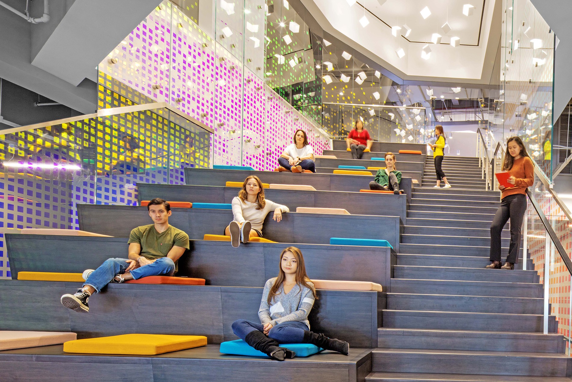 Interior Design Features HOK-Designed Campus for WPP at 3 World Trade ...
