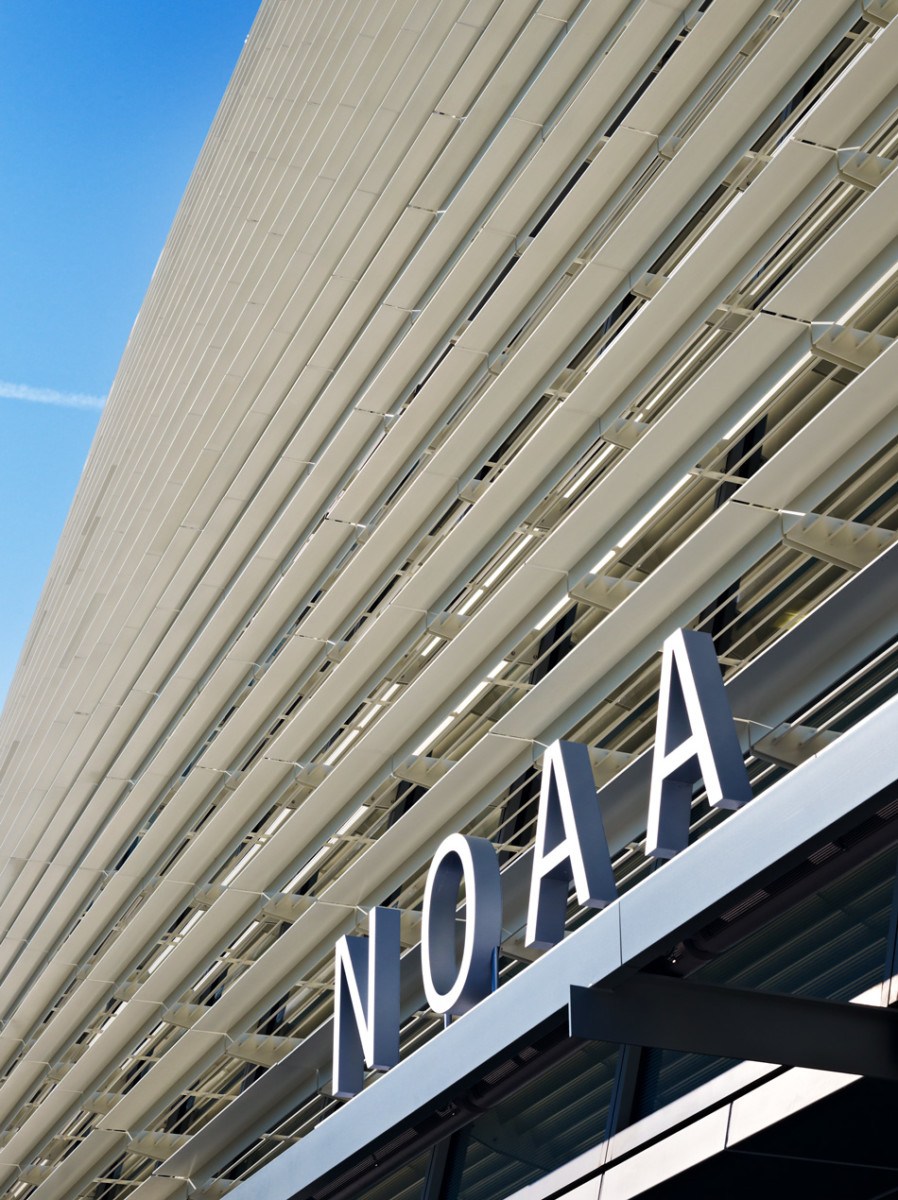 National Oceanic and Atmospheric Administration National Center for ...