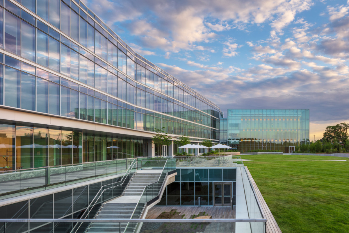LG North American Headquarters - HOK