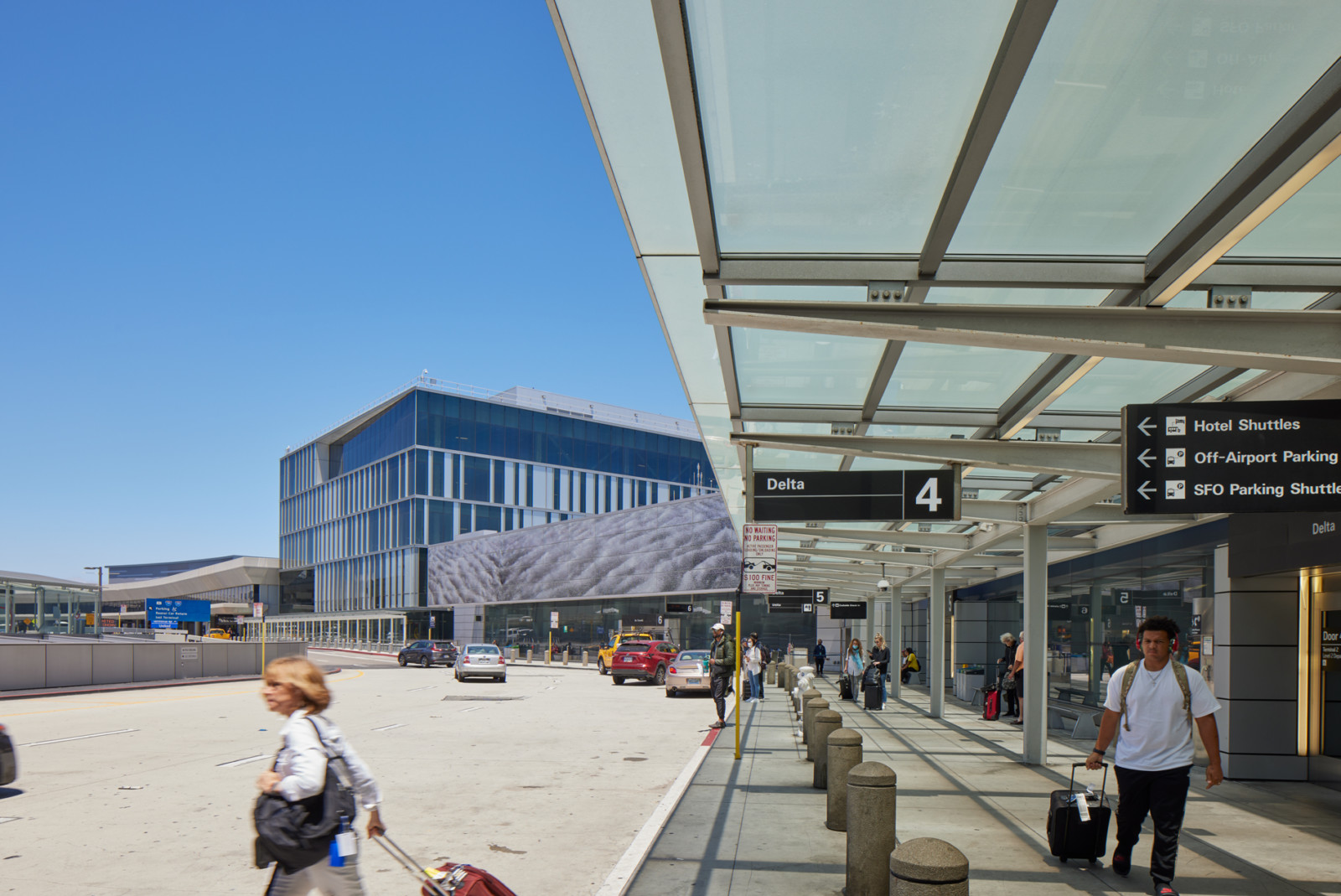 San Francisco International Airport Courtyard 3 Connector - HOK