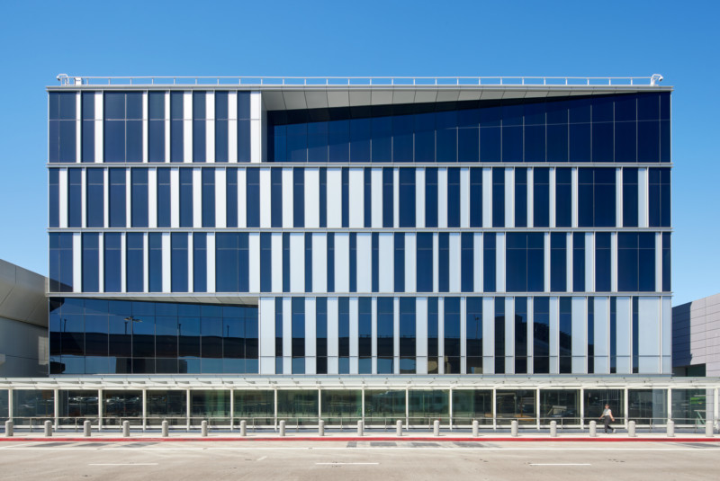 San Francisco International Airport Courtyard 3 Connector - HOK