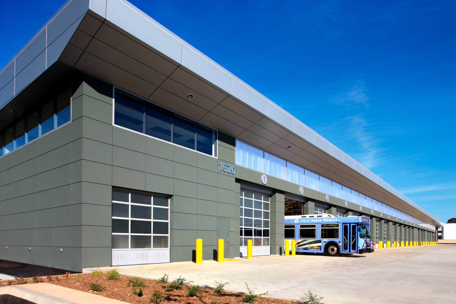 Big Blue Bus Maintenance Facility - HOK