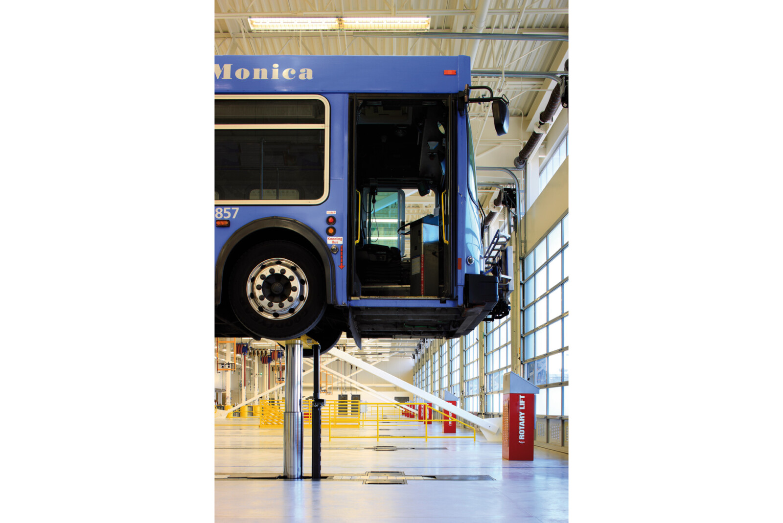 Big Blue Bus Maintenance Facility - HOK