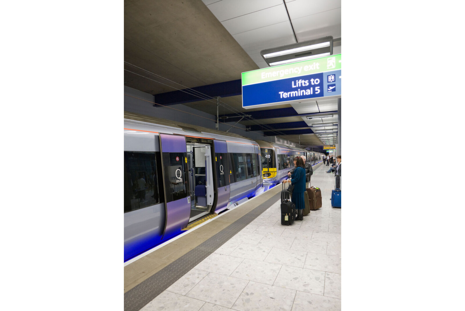 Heathrow International Airport Transit Stations - HOK